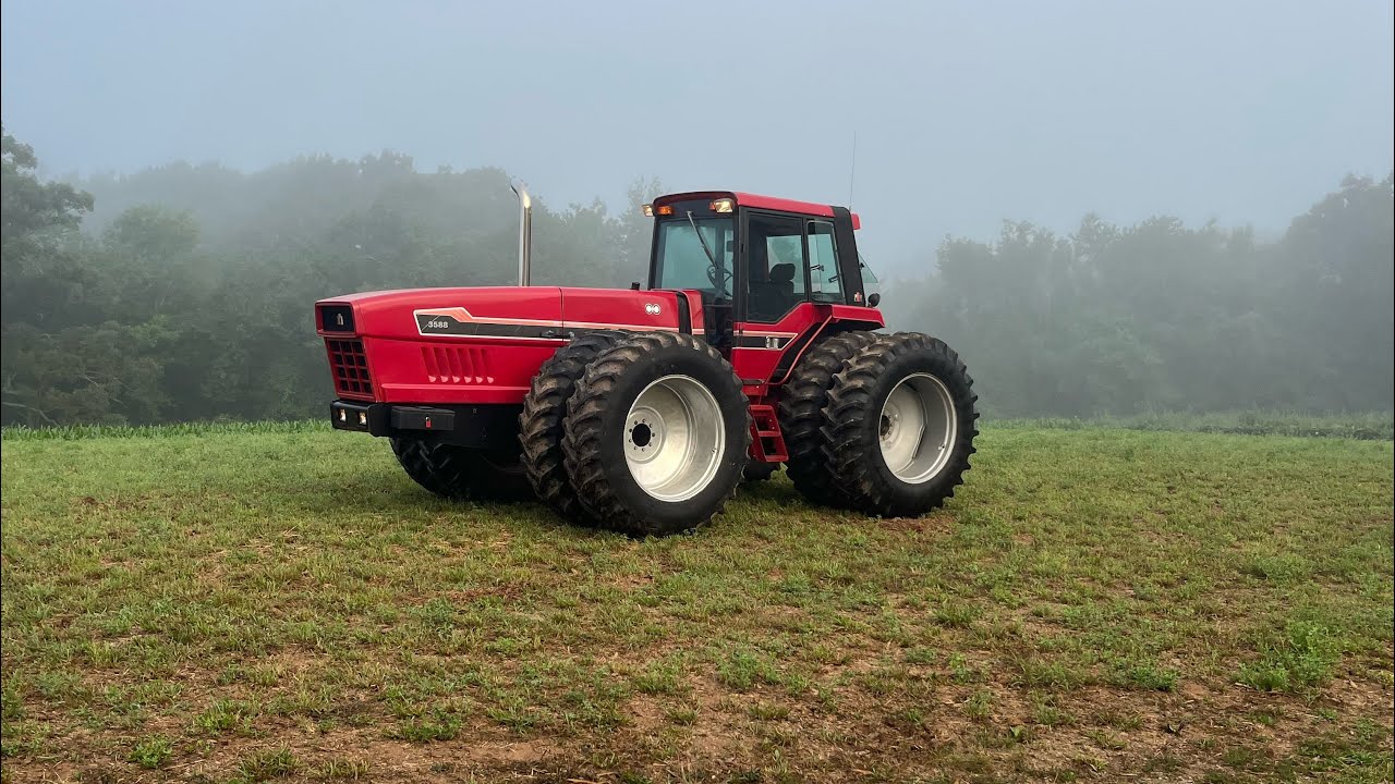 IH 3588 packs silage — sneak peek to what’s next on the farm!! - YouTube