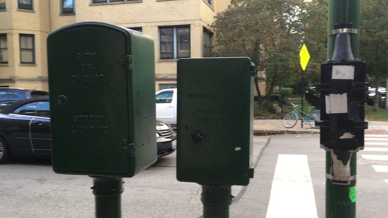 Mechanical traffic signal controller in Chicago - YouTube