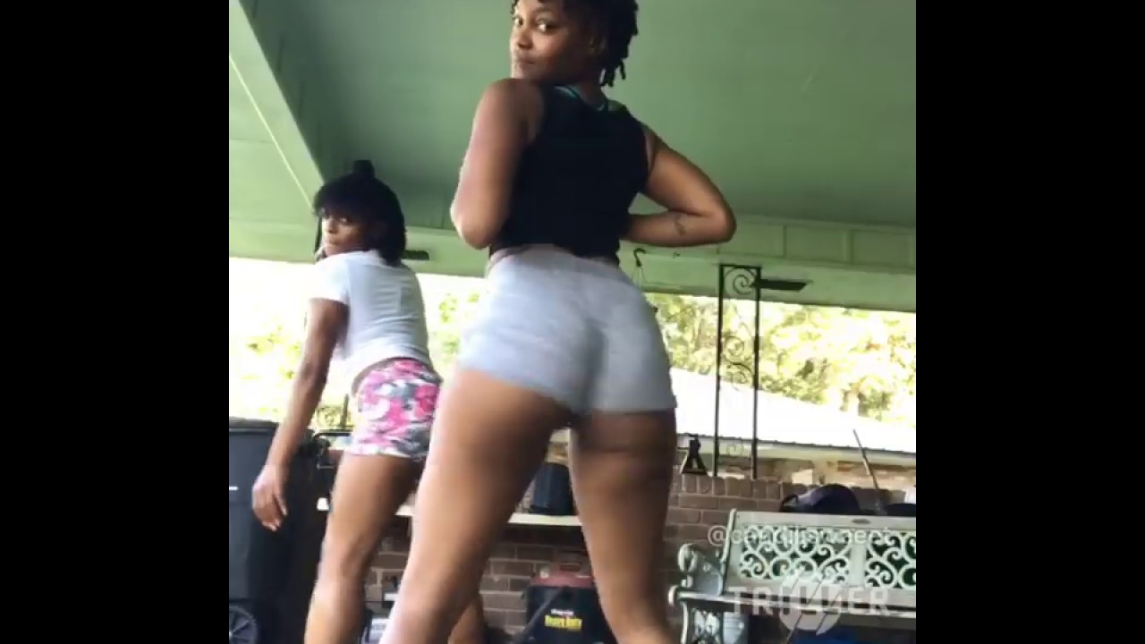 Shaking that azz to that Zed Zilla - YouTube