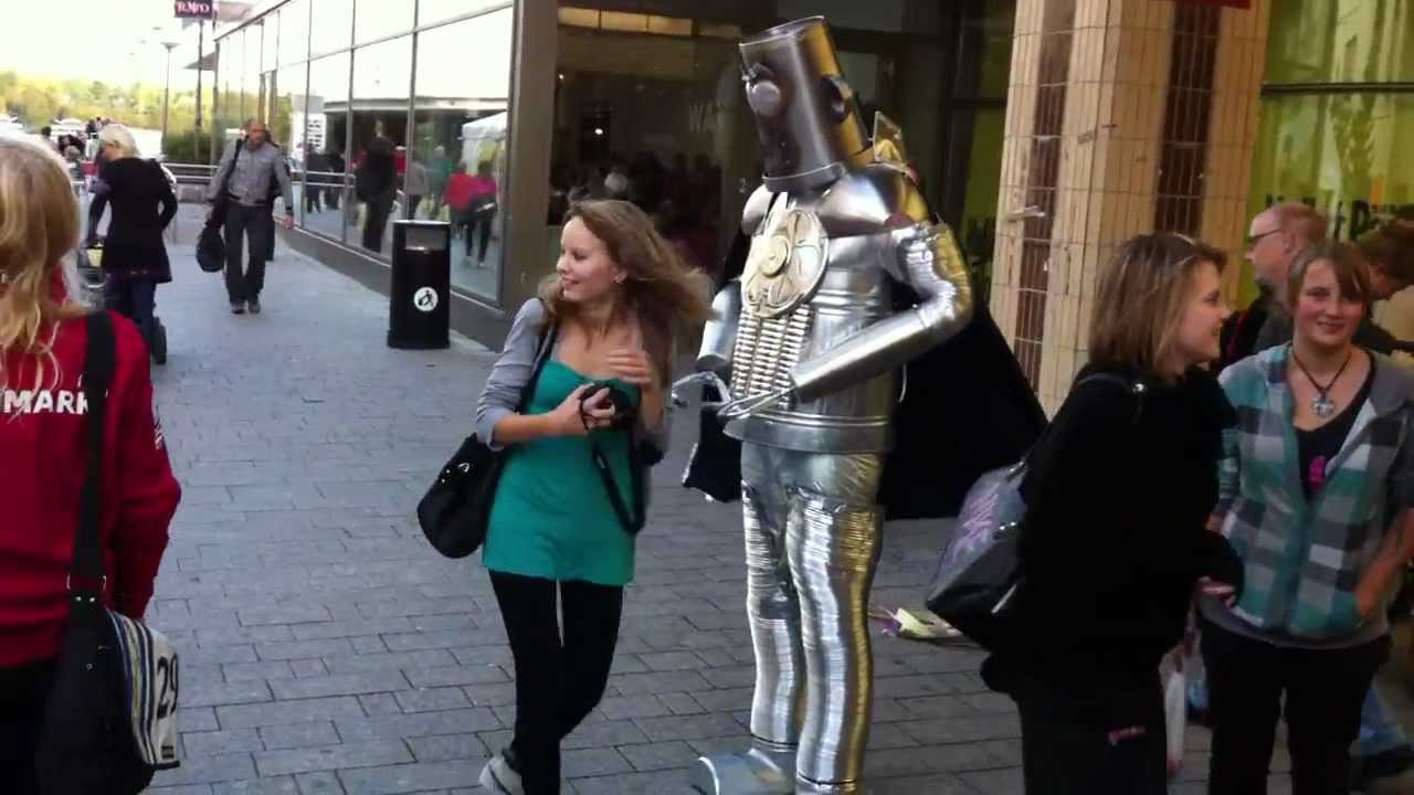 Unstoppable Gorg - When robots attack - YouTube