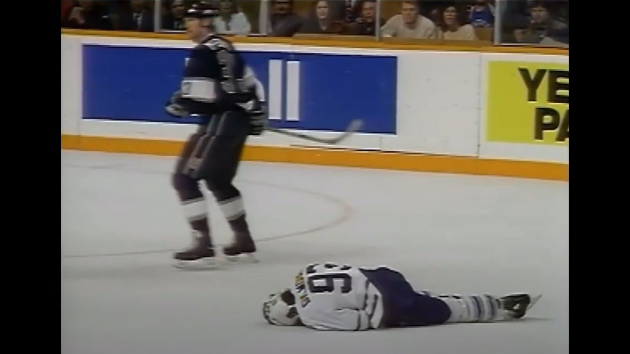 McSorley hits Gilmour - Clark retaliates 1993/5/17 - YouTube