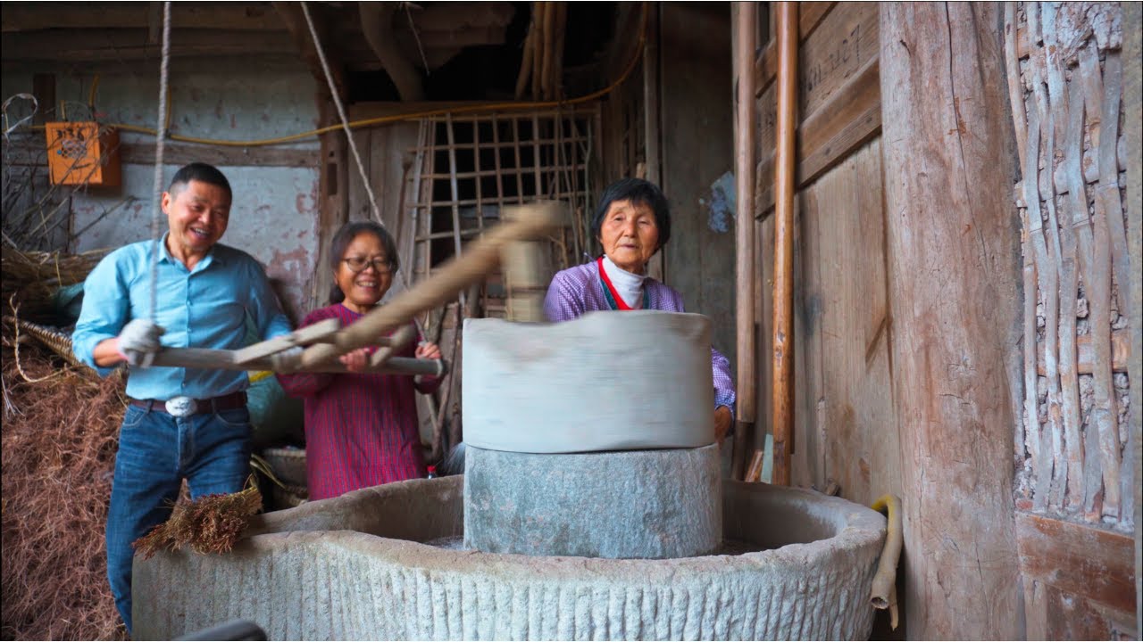 1800KG Rice Harvest | 2000 year-old ancient rice husking method - YouTube
