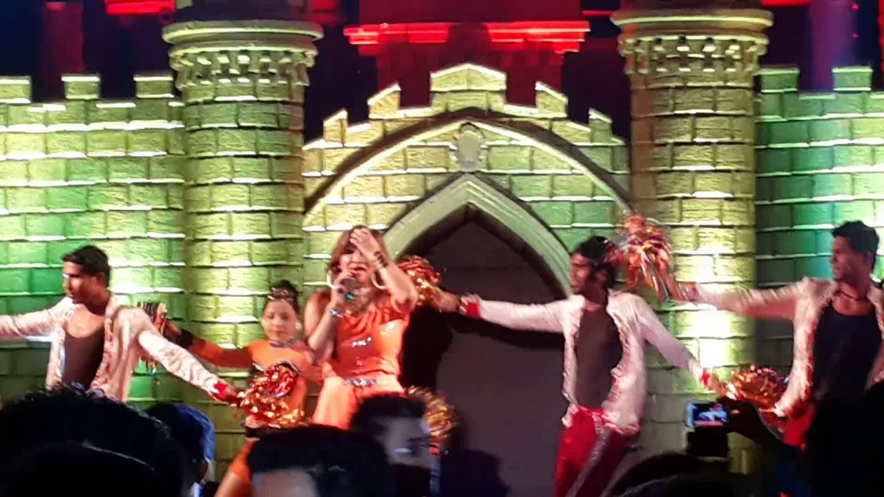 Anarkali disco chali live Anaya - YouTube