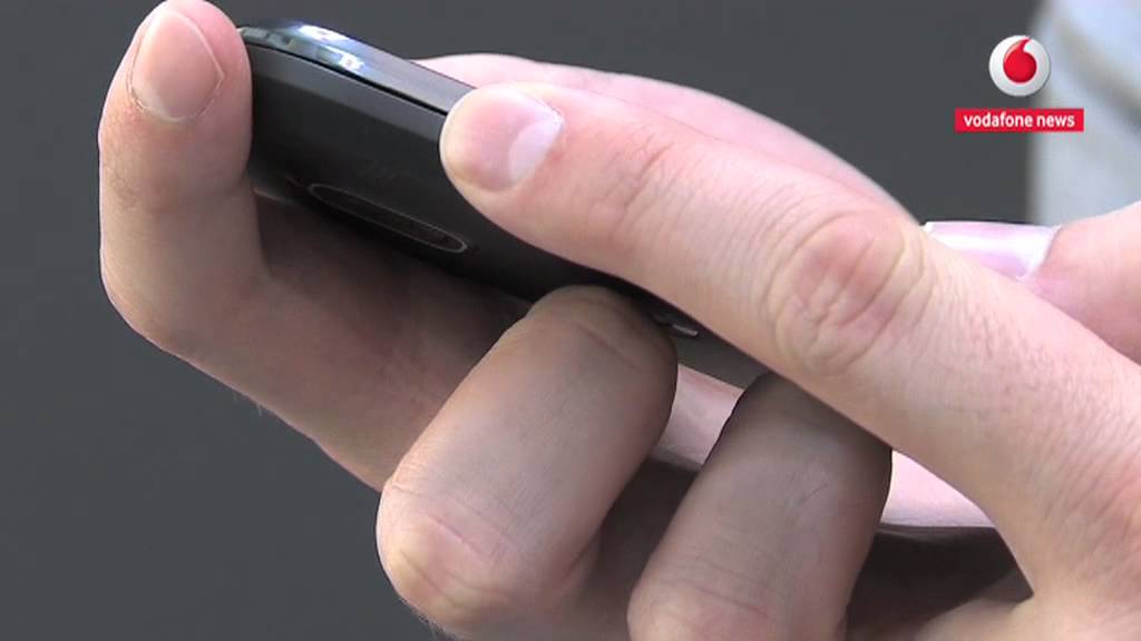 Video recensione Vodafone Smart Chat - YouTube