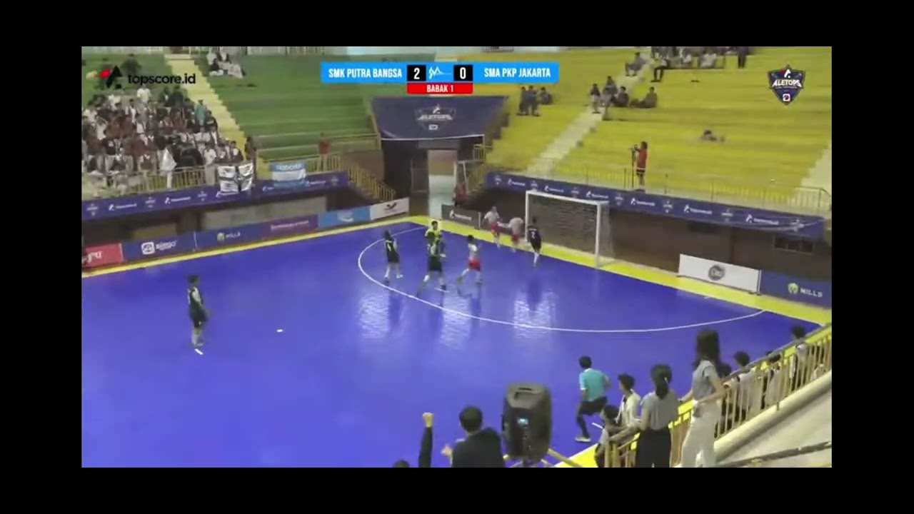 Combination play triangle - YouTube