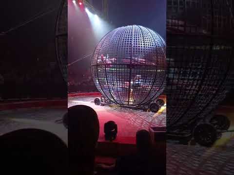 Gandeys Circus 4th Sep Minehead butlins - YouTube
