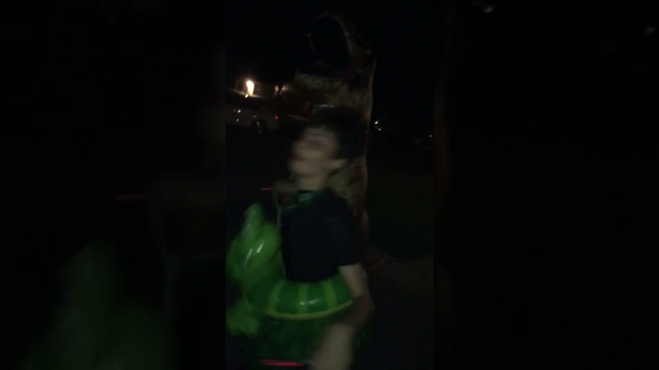 T. rex screaming - YouTube