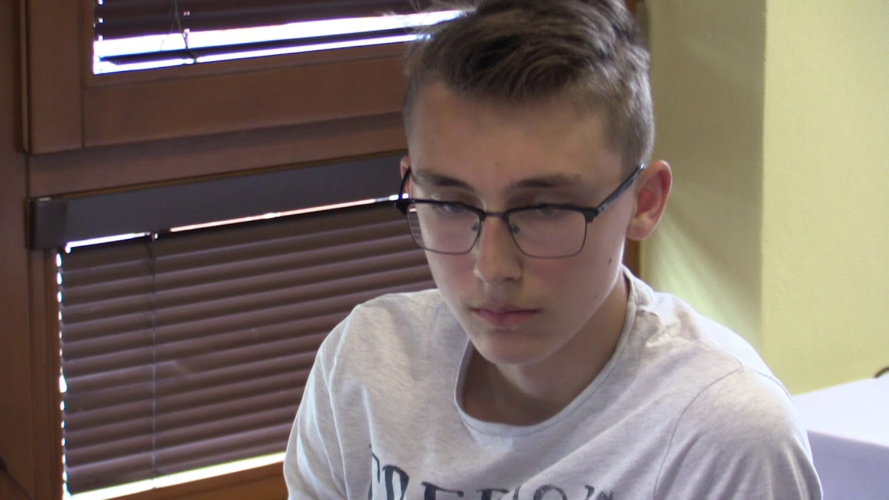 TT 2.2.1. Robert Demko - Adam Ďurica 1/2:1/2 - YouTube