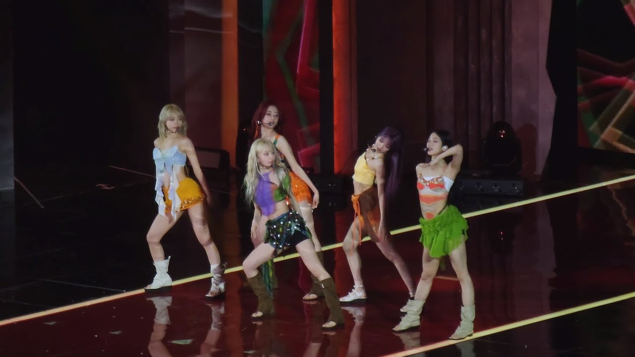 240219 르세라핌 LESSERAFIM COMEBACK SHOWCASE 'EASY' - Smart - YouTube