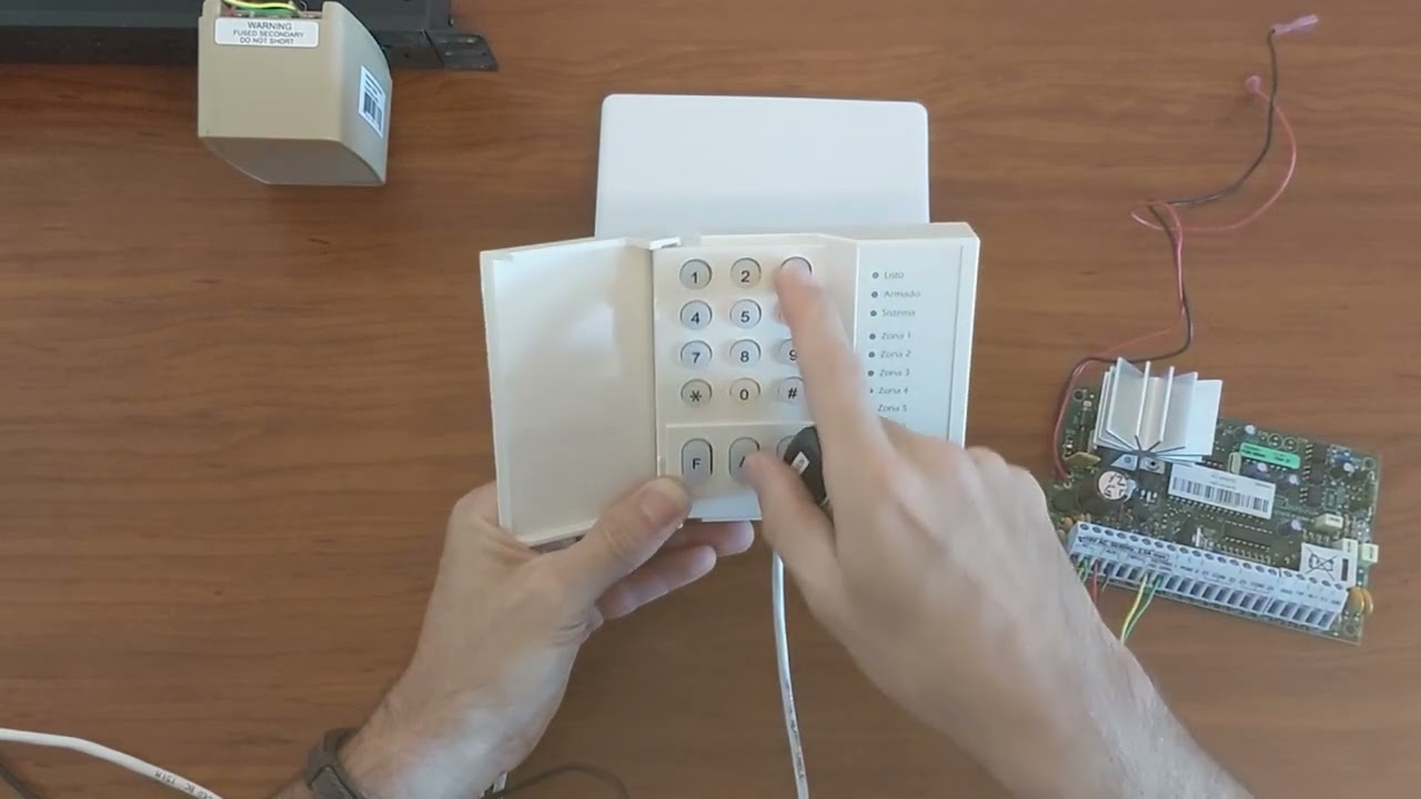 Programación control remoto WS4939 en PC585 DSC - YouTube