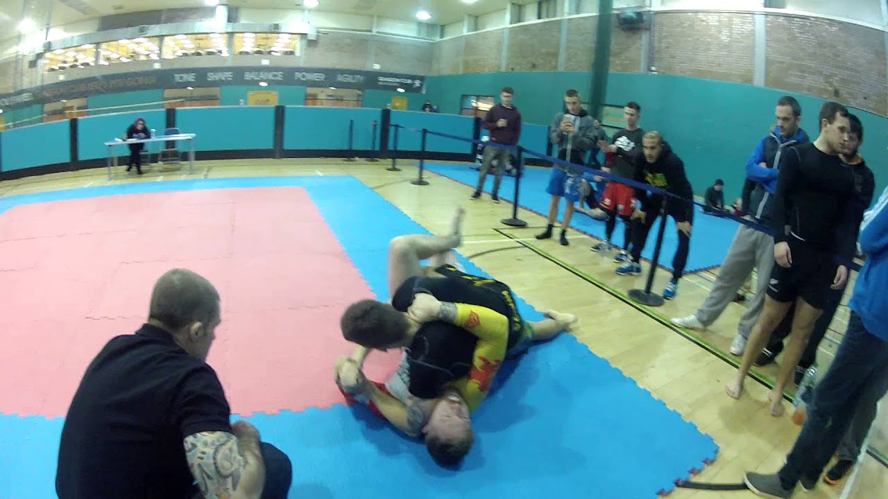 Sean Rowan V Chris Brown - YouTube