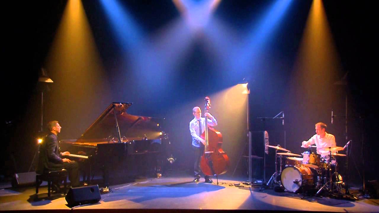Gregory Ott Trio - Auprès d'elle - YouTube