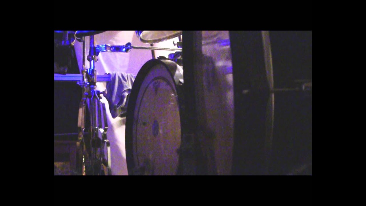 300 - 305 bpm 16th notes on bassdrum - YouTube