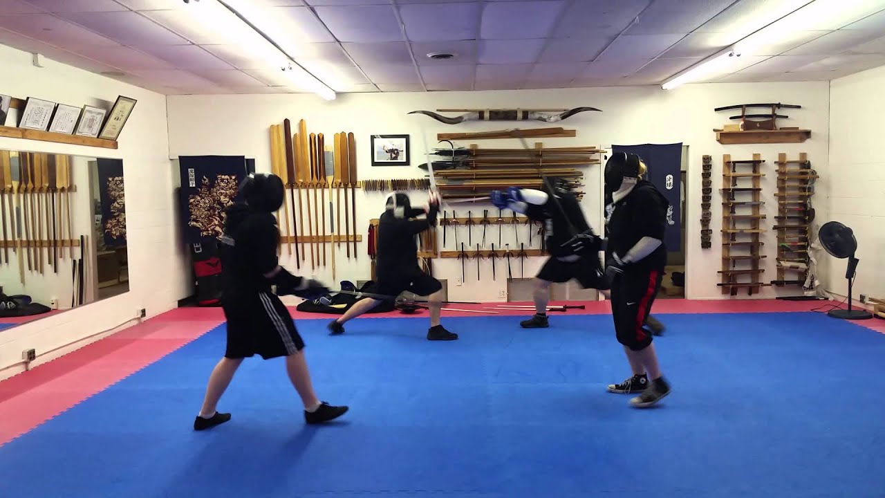 Longsword dueling at Michigan Medieval Combat - YouTube