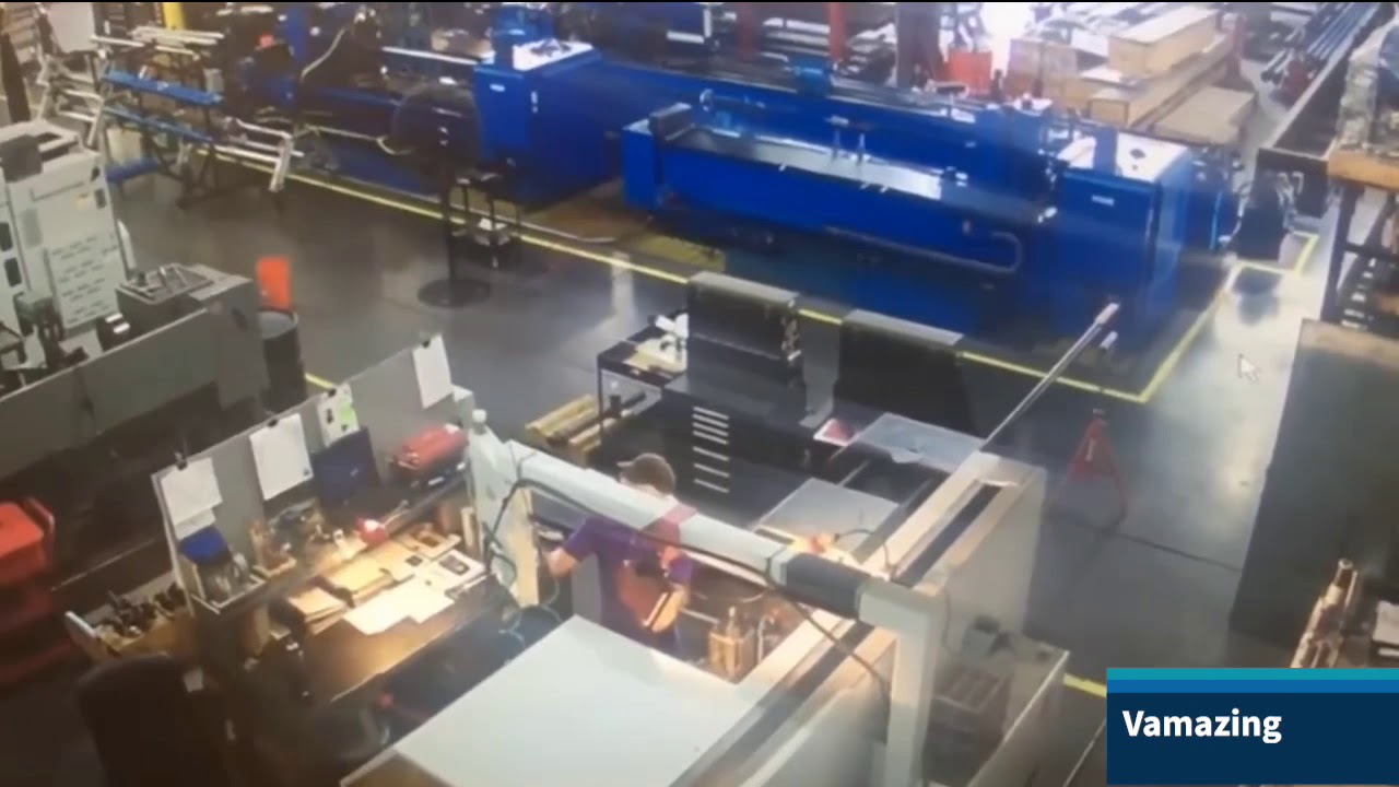 Industrial CNC Machine Fails | crash accident - YouTube