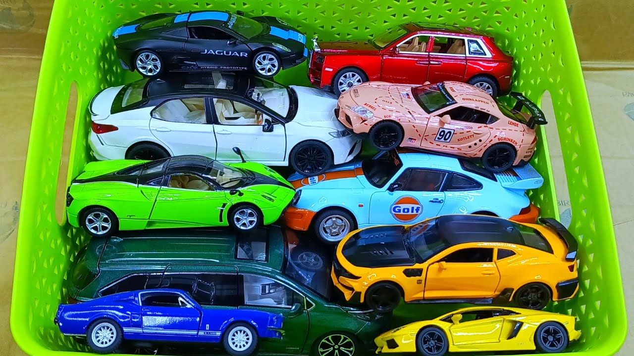Box Full off Model Cars \Bugatti Divo, Bugatti, Bolide, BMW M4, Tesla ...