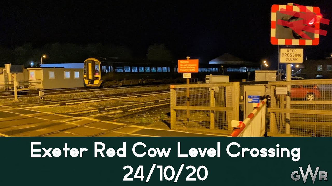 *Night Mode* Exeter Red Cow Level Crossing (24/10/20) - YouTube
