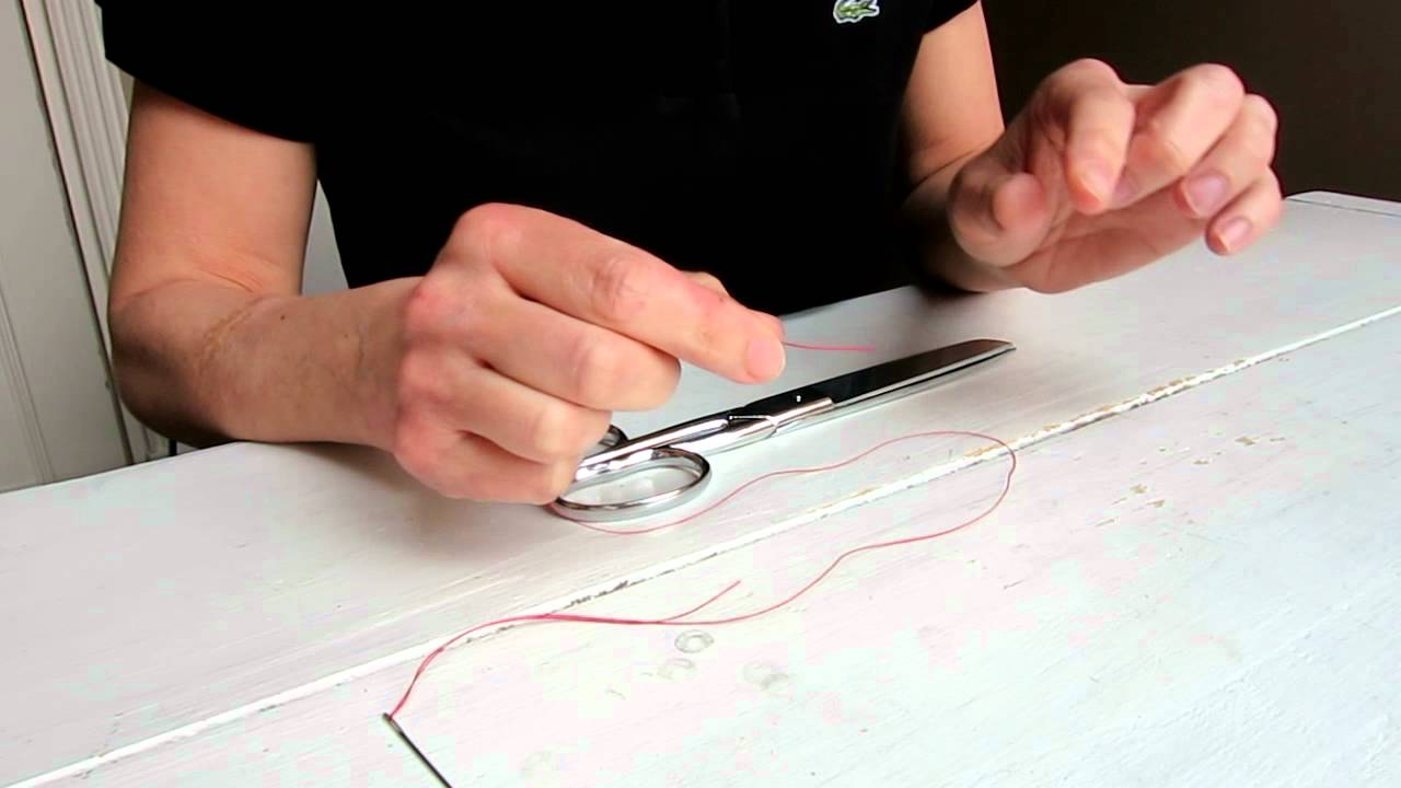 Comment enfiler une aiguille - YouTube