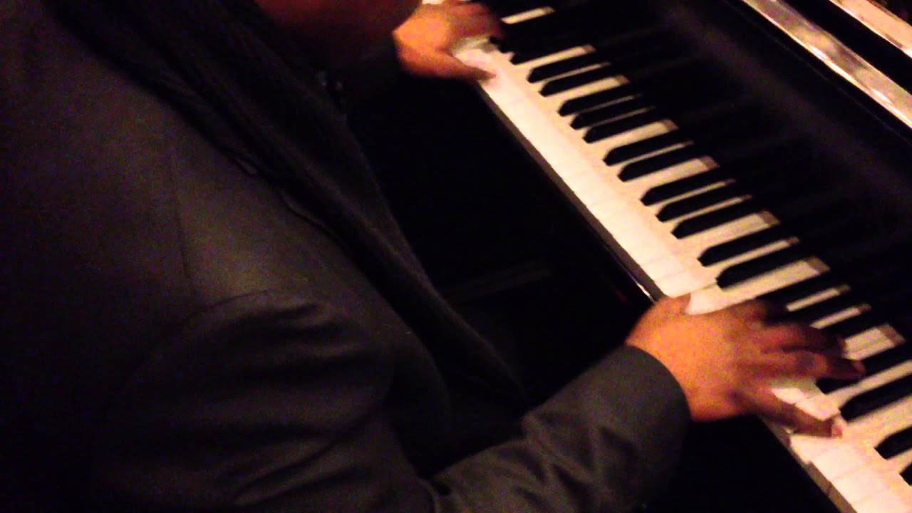 Lawrence Brown- "Glory Medley" - YouTube