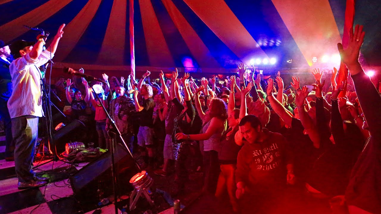 Cut Capers live @ Bearded Theory 2017 - YouTube