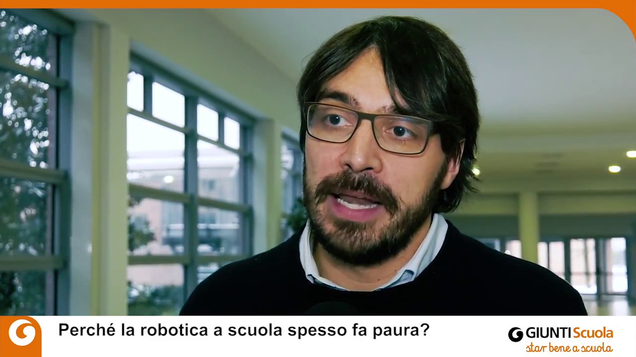 Robotica a scuola: intervista a Emanuele Micheli - YouTube