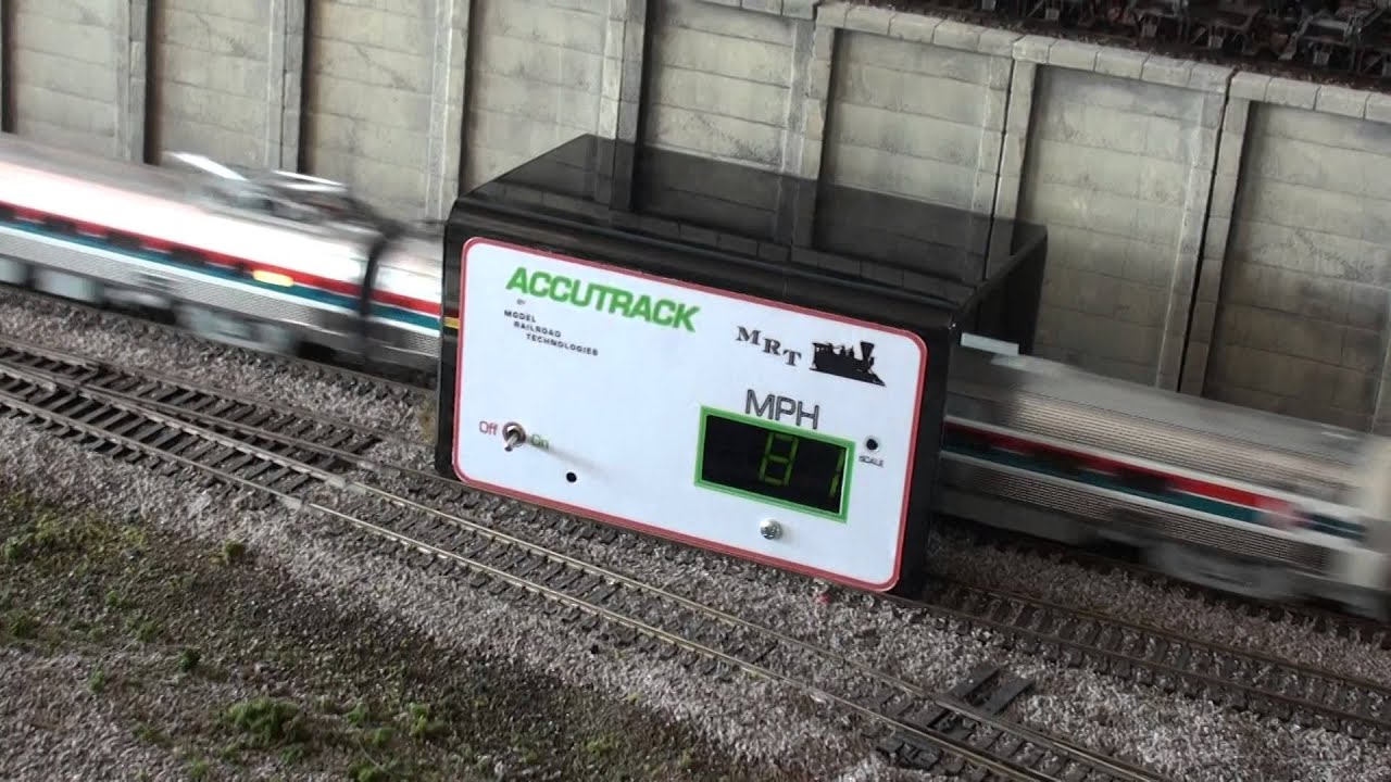 HO Walthers Amtrak Metroliner speed test - YouTube