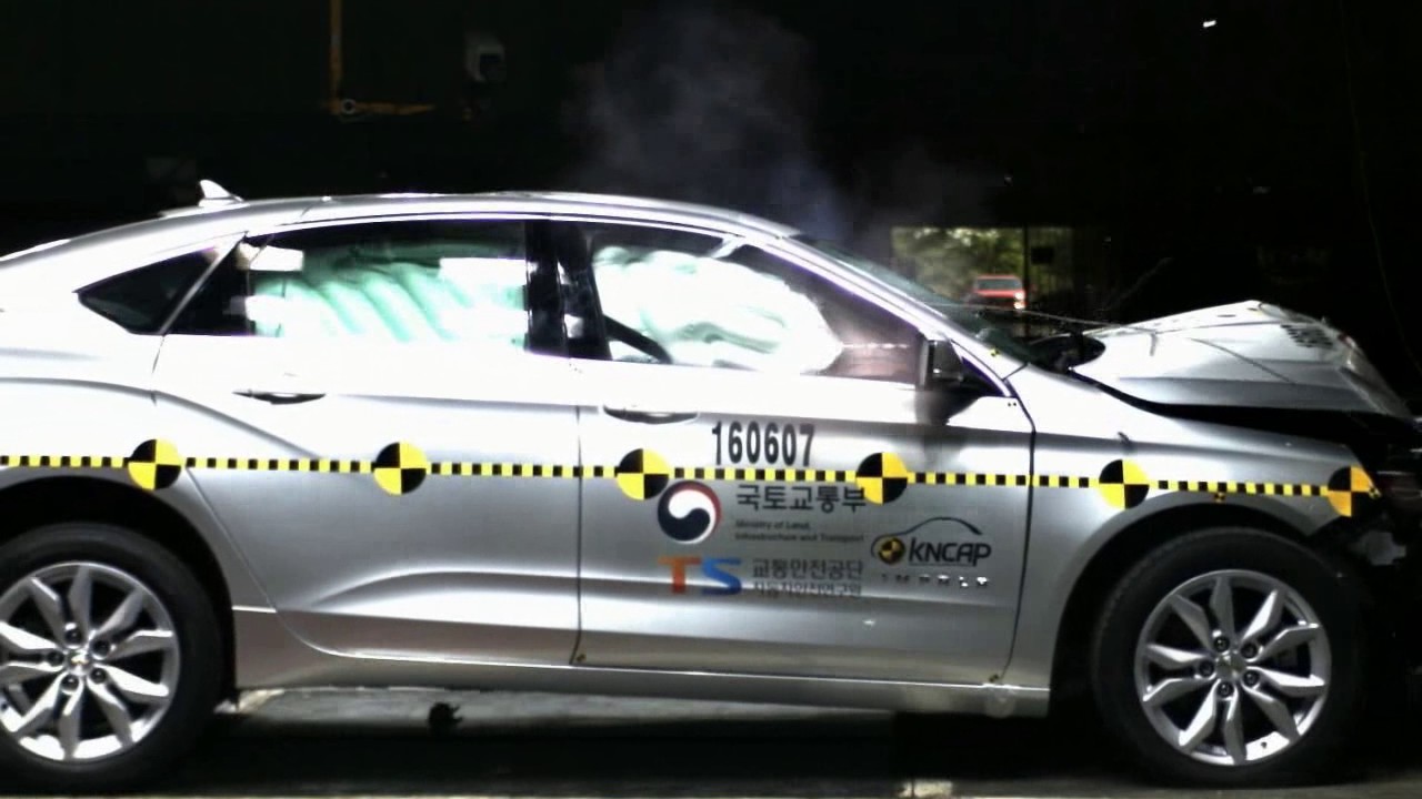 2016 KNCAP : IMPALA Offset Crash Test - YouTube