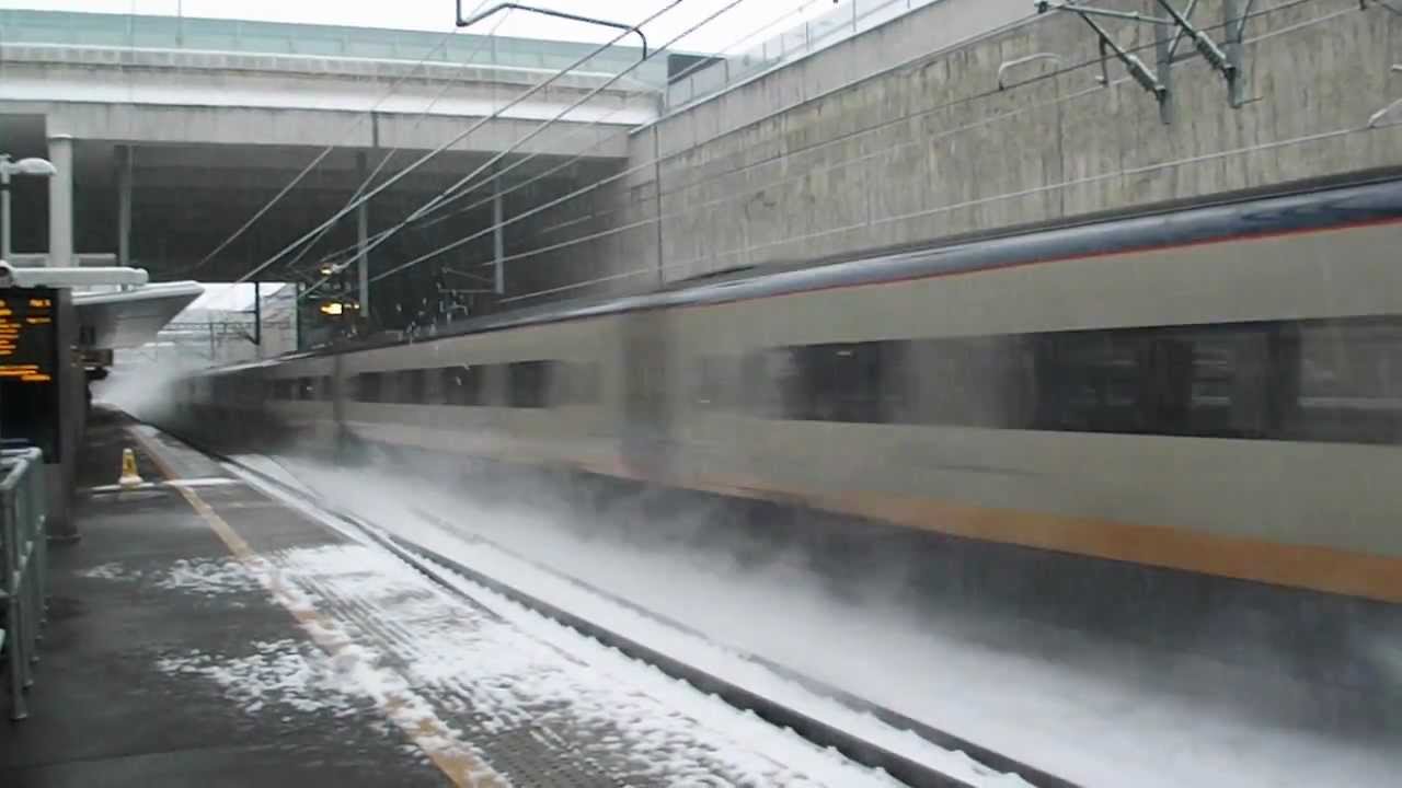Eurostar Class 373 passing Stratford International with kick back of ...