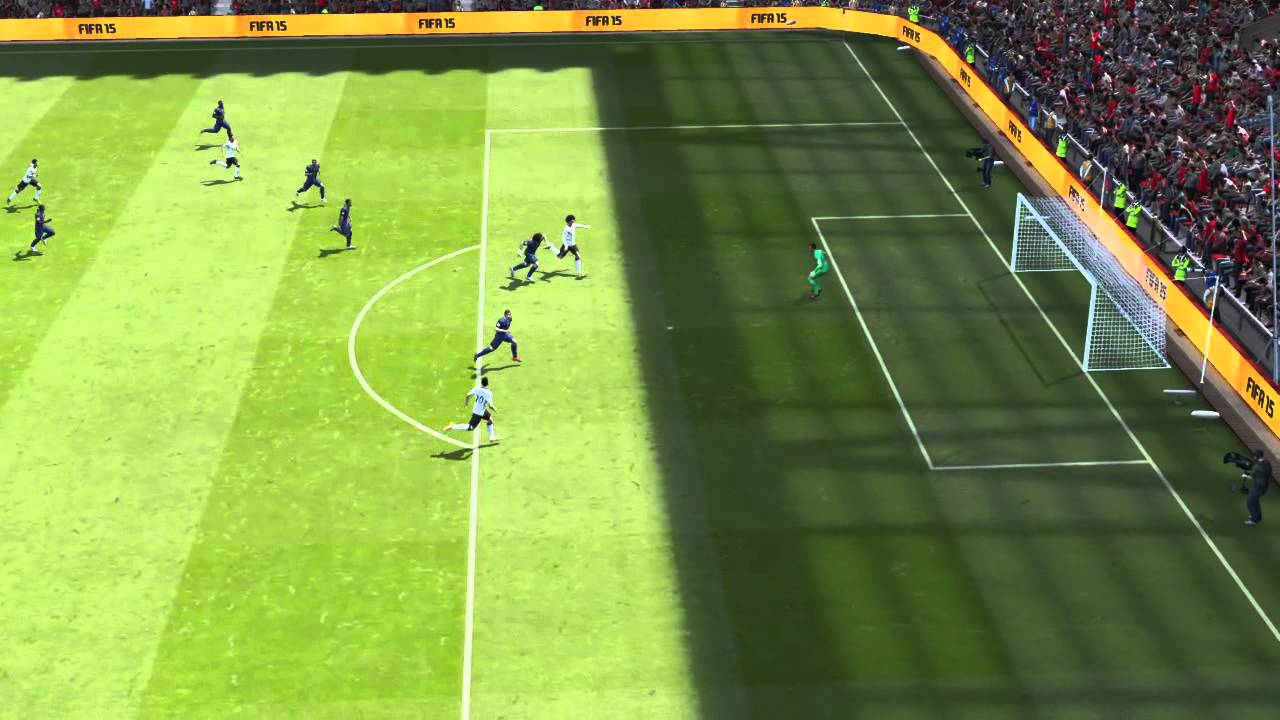 FIFA 15 Grobes Foul - YouTube