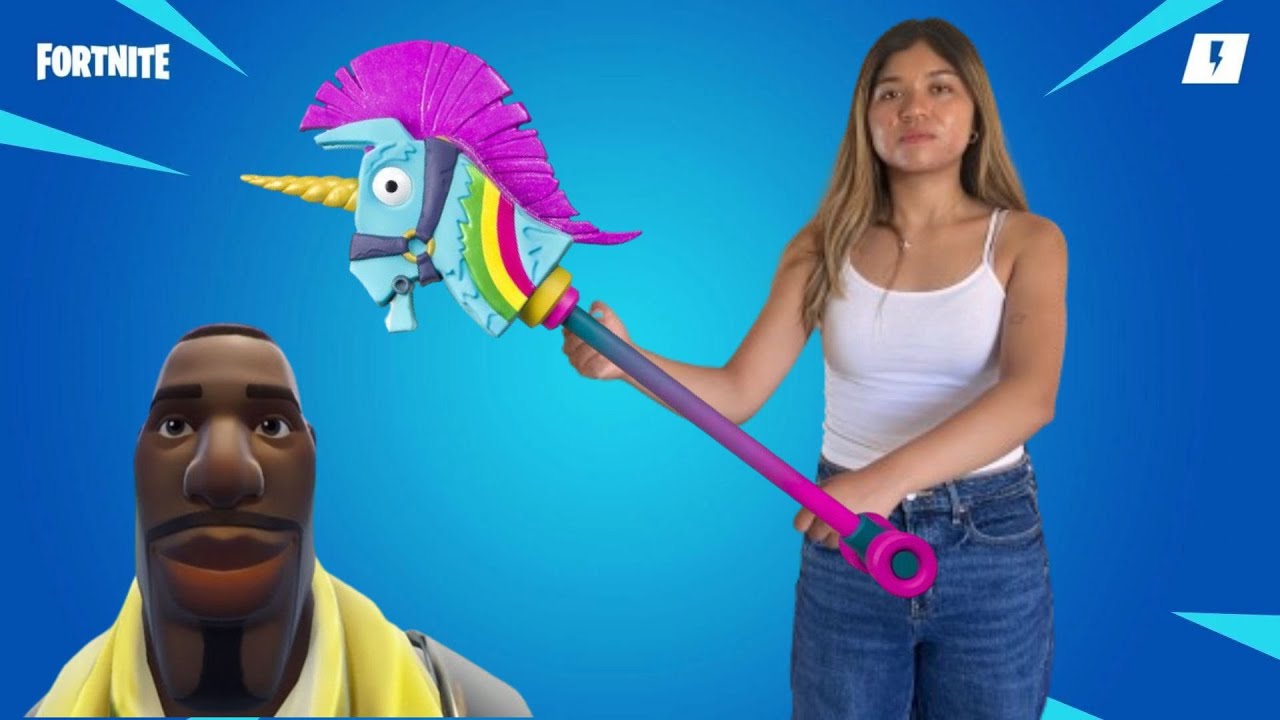 BECOMING THE NUMBER 1 FEMALE FORTNITE PLAYER! DAY 2 - YouTube