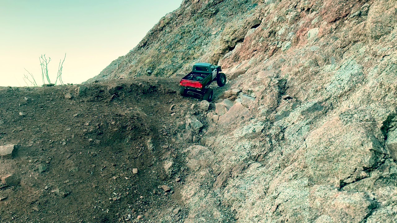 Axial Toyota Trail - YouTube