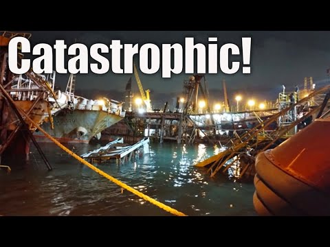 Floating Dry Dock Sinks with 5 Ships inside! | 3 Minutes of Maritime ...