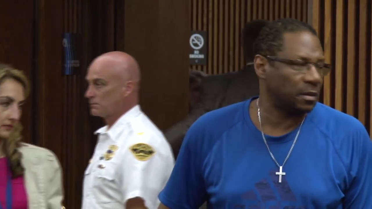 Father of victim attacks serial killer Michael Madison during ...
