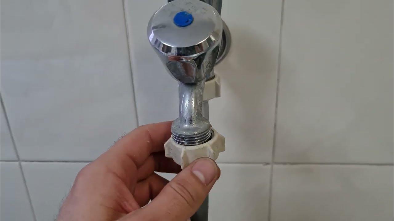 Come collegare e scollegare il tubo dell'acqua di una lavatrice / rubinetto della lavatrice ...