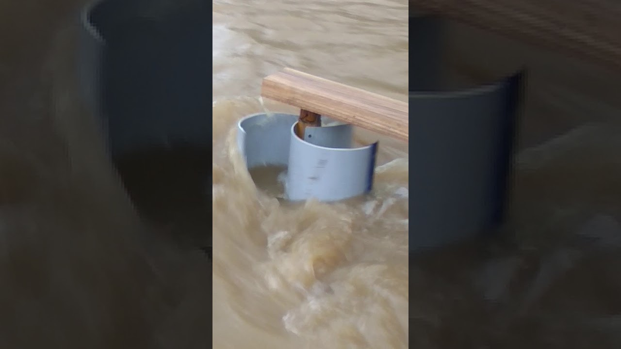 3 blade savonius water turbine - YouTube