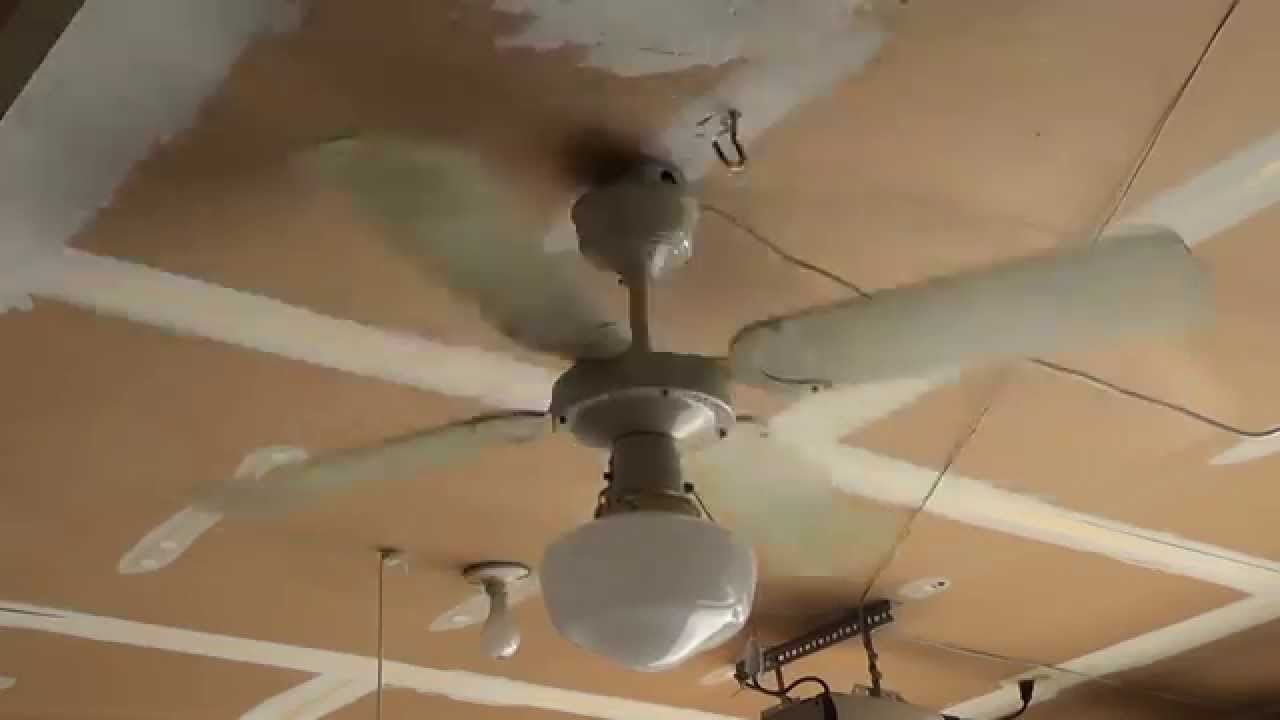 Moss Tropical Breeze Ceiling Fan - YouTube