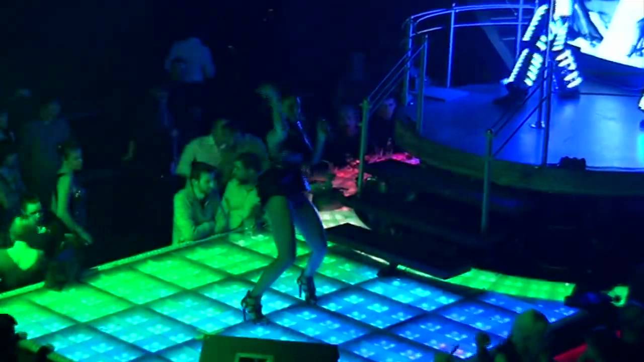 Martin Robot Show (mini-robots) / GBooking - YouTube