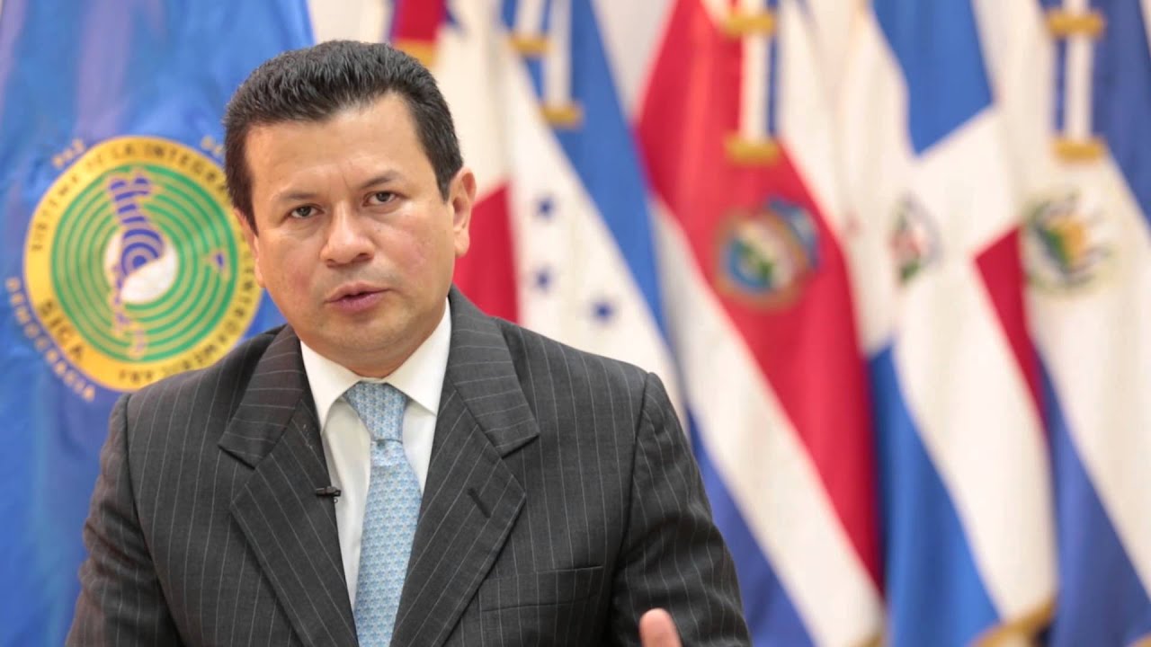 Entrevista a Hugo Martínez - YouTube