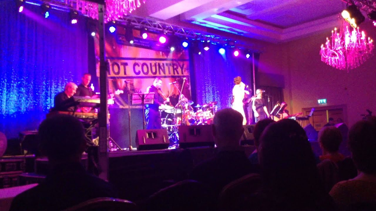 Lisa McHugh- Hillbilly Girl- Hot Country Awards 2015 - YouTube
