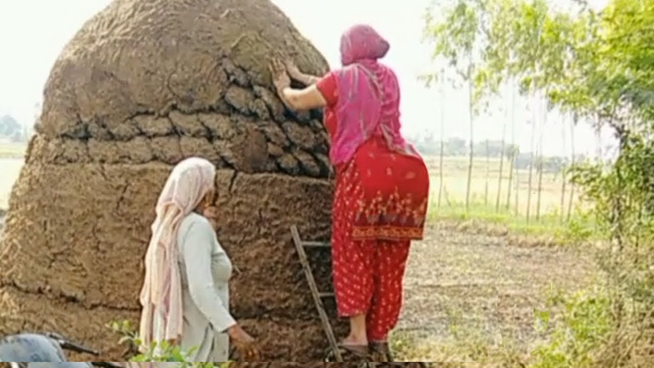 Village Life Of Punjab | Pathiyan or Gootay | Village Woman Rural Life ...