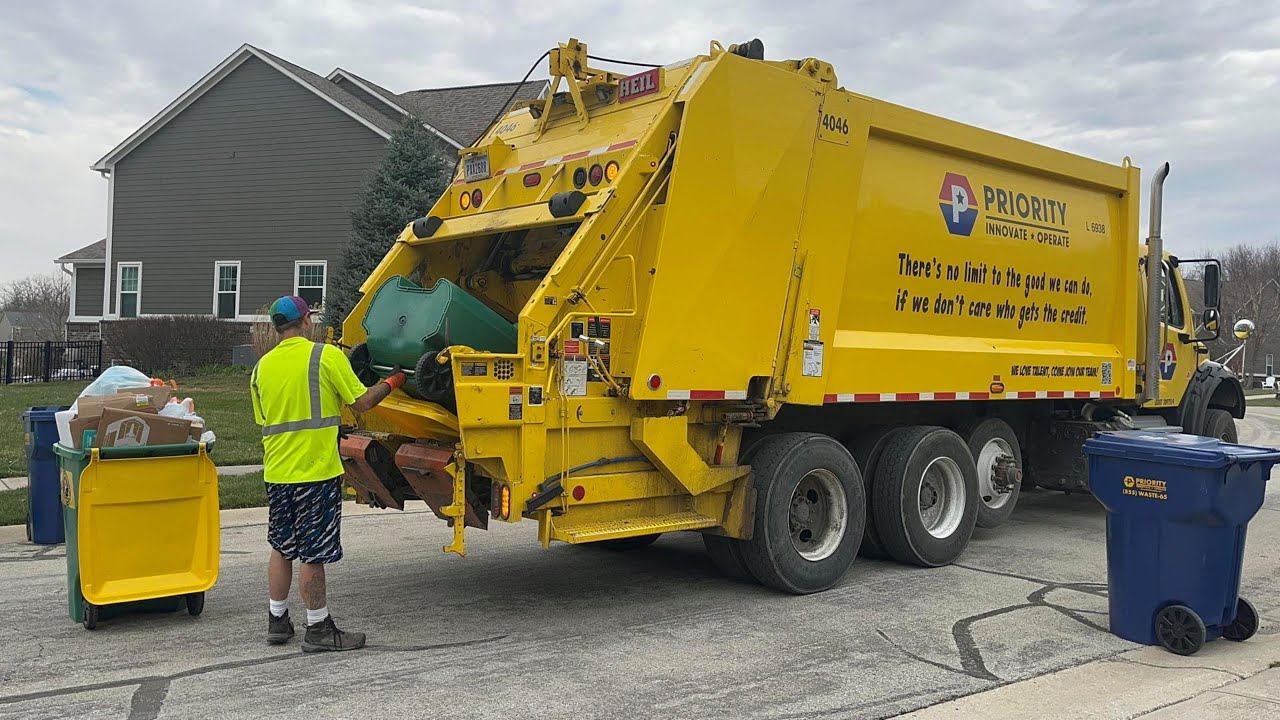 Fast Priority Waste Freightliner Heil Rear Load Garbage Truck on ...