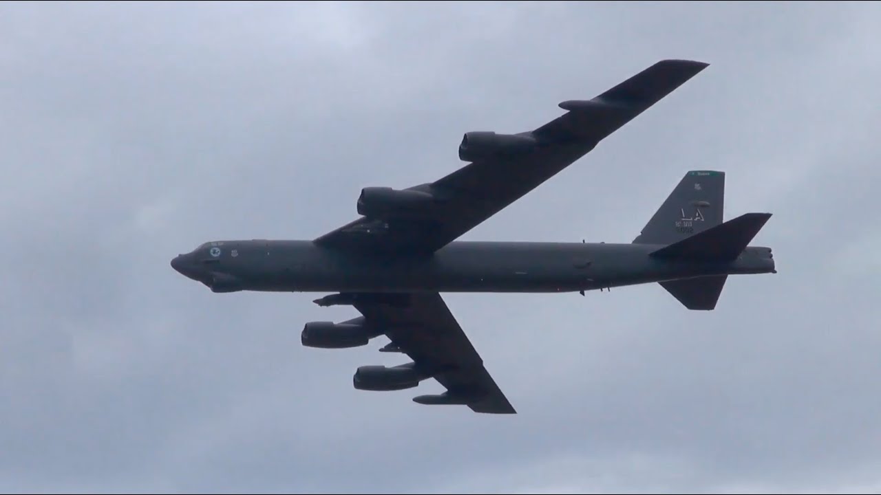 USAF B52 Stratofortress Fly-by and Simulated Bombing Run with ...