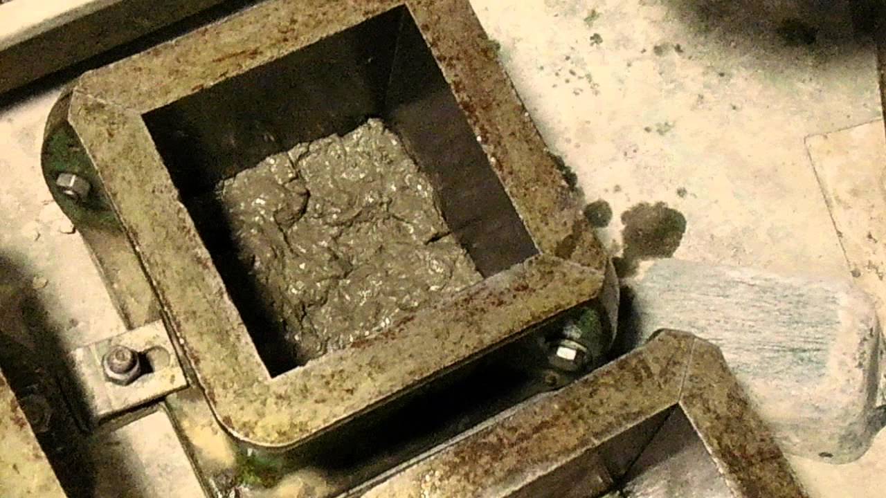 To pour the concrete in square box - YouTube