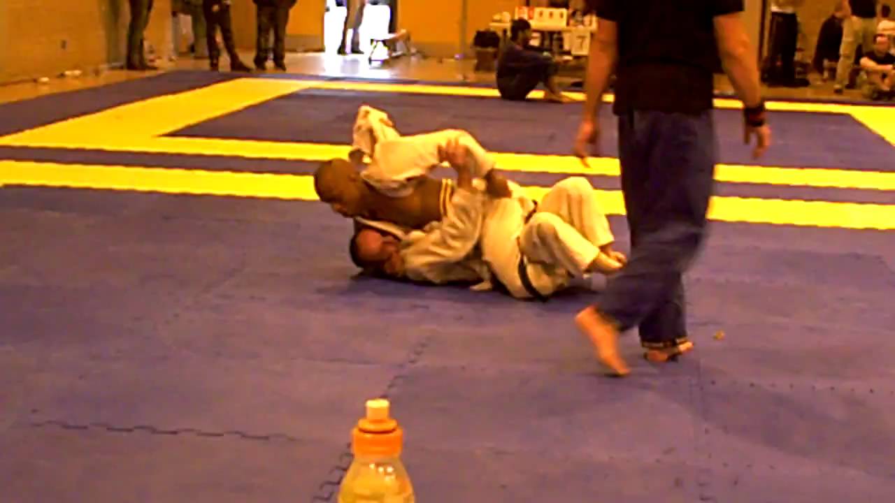 Wesley Ephson from Kimura Gym, BJJ British Open 2009 Fight 2 - YouTube