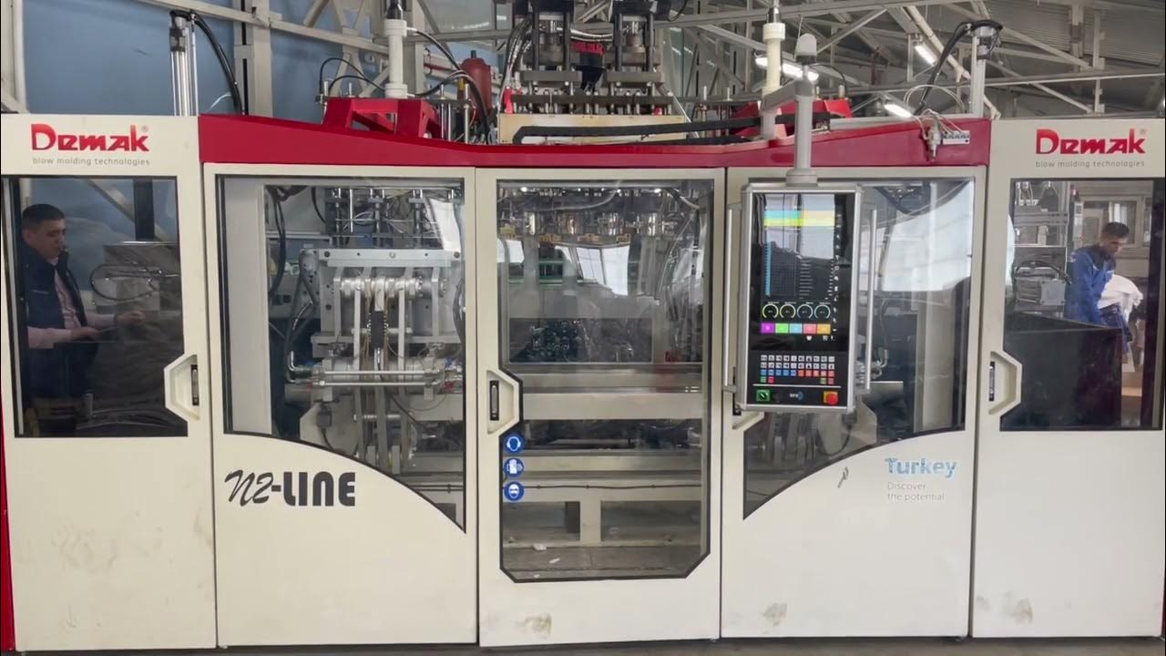 Demak N2 Series 4+4 Blow Molding Machine - YouTube
