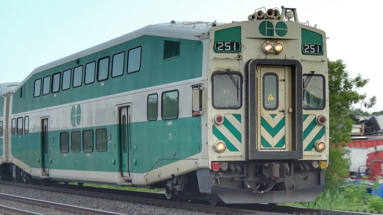 OLD CAB CAR 251!!! LOUD HORN!! GO 251 at Rivermede Road!! - YouTube