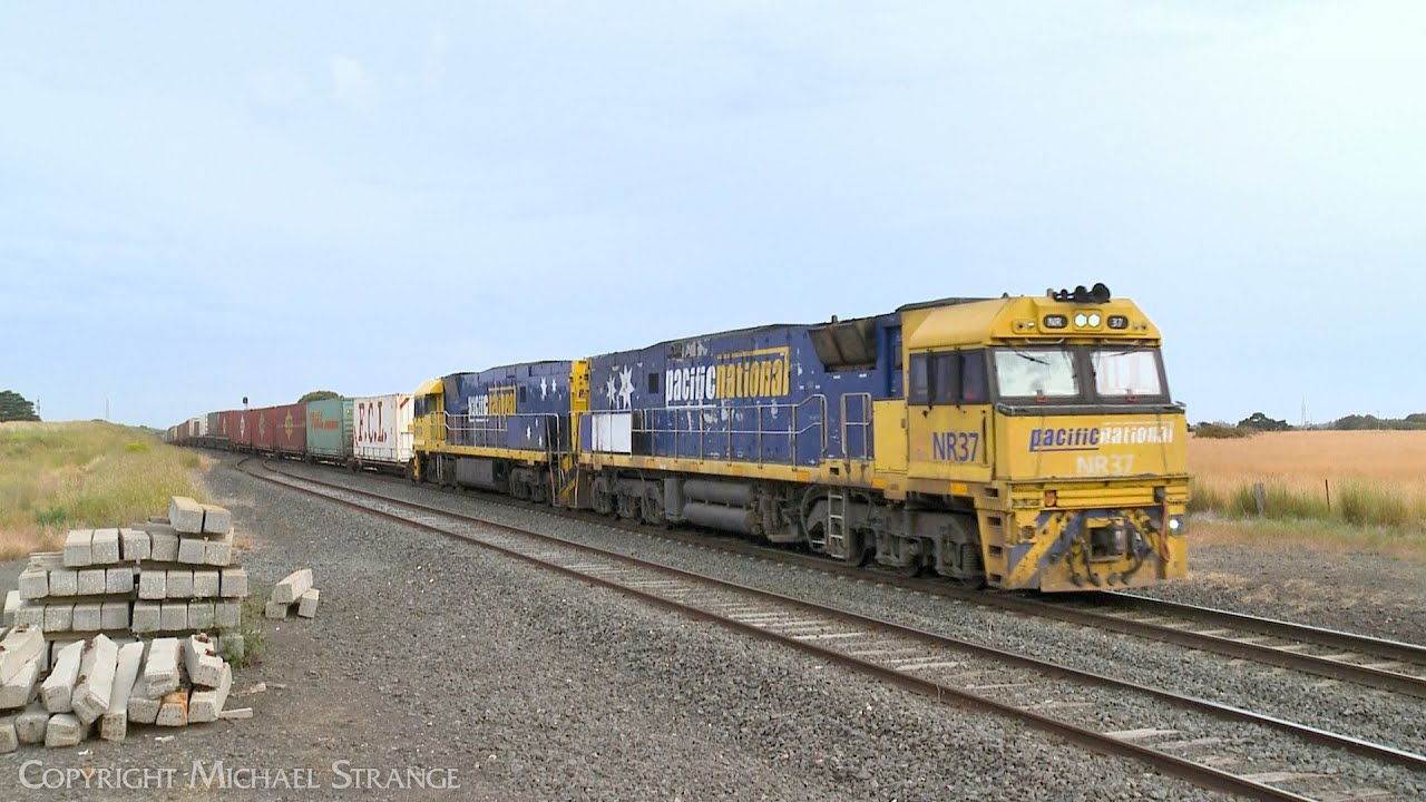 4MA5 Pacific National Container Freight Train (21/12/2022) - PoathTV ...
