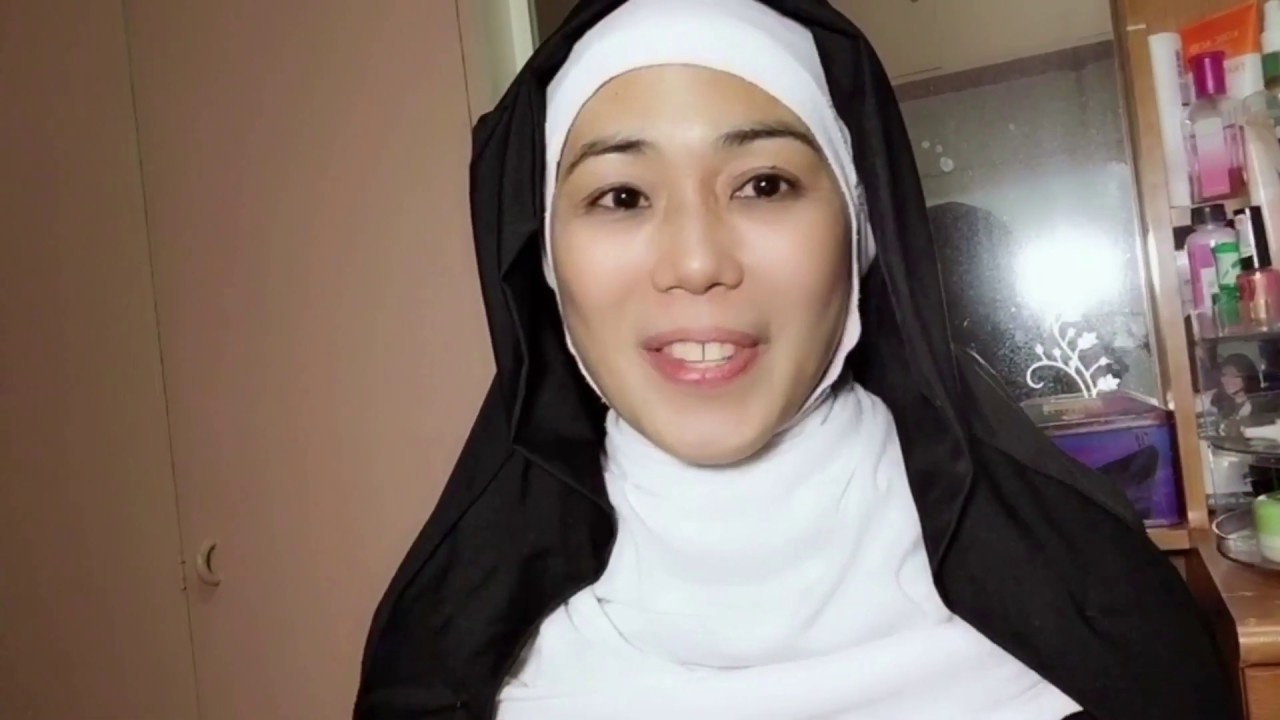 HOW TO MAKE AN IMPROVISED VALAK COSTUME_The Nun Costume - YouTube