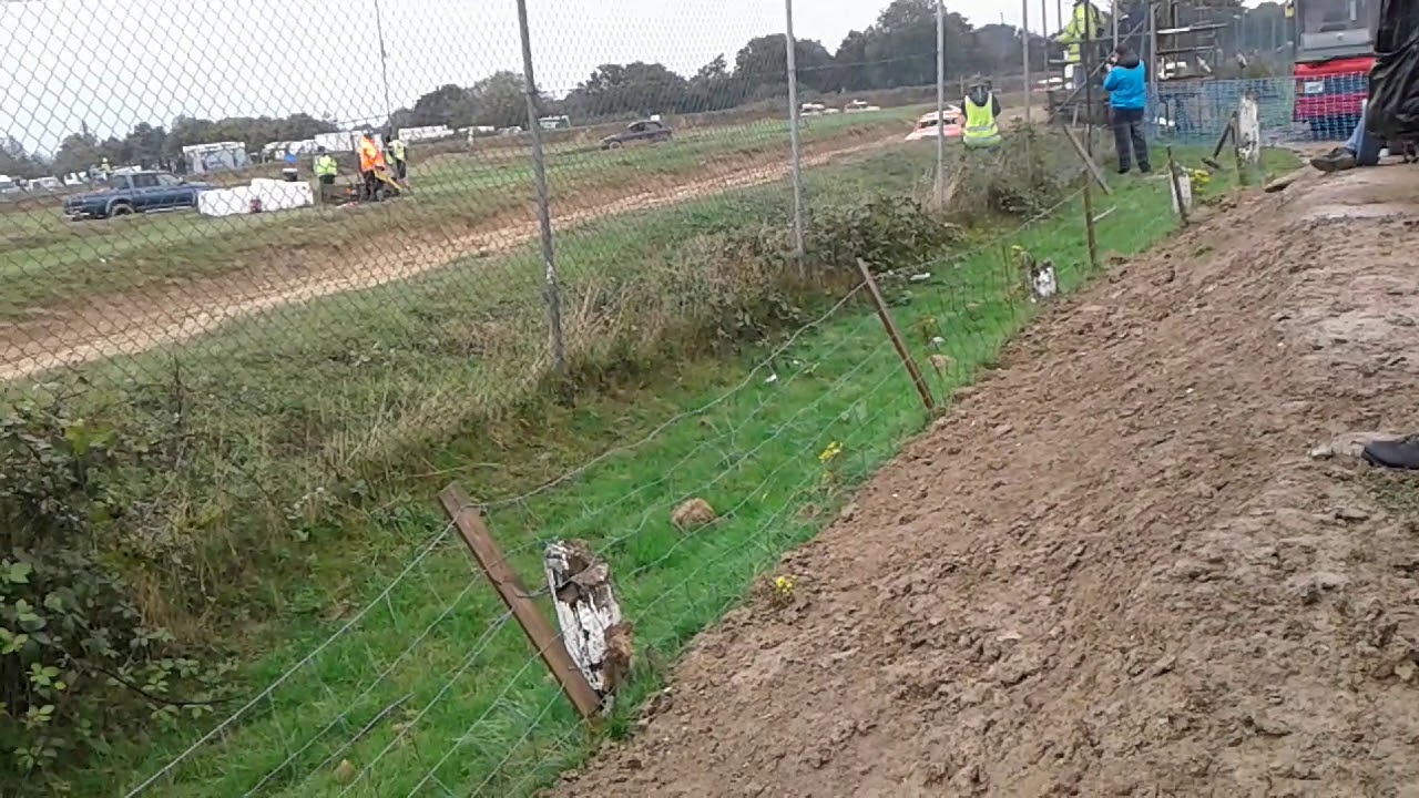 Drifting king smallfield raceway part 3 - YouTube