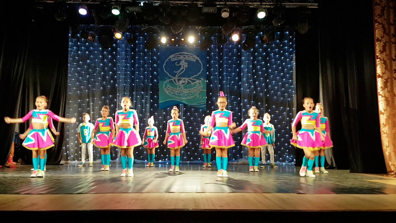 Happy kids - YouTube